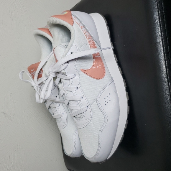 Nike | Shoes | Nike Md Valiant Se Sneakers | Poshmark